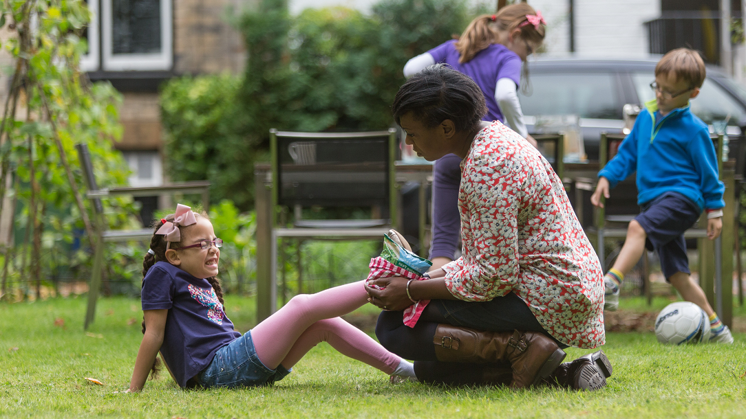 First aid for heat exhaustion or heatstroke | British Red Cross